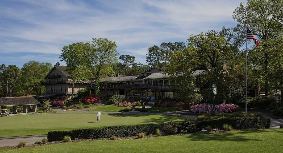A Golf Retreat at Pine Needles and Mid Pines